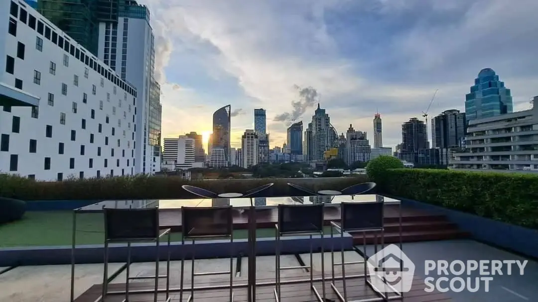 O2 Hip Condominium - Condo in Bangkok - all facts | PropertyScout