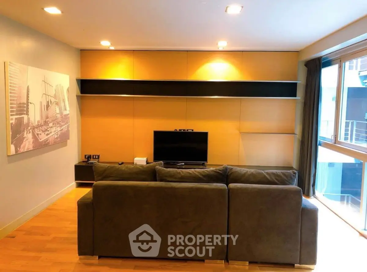 2-BR Condo for rent, ฿35,000/month, Quad Silom Condominium, near MRT ...